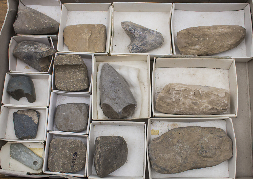 Lot 15 Artefakte Steinzeit/Neolithikum / Lot of 15 Artifacts, Neolithic period - Auktionen ...