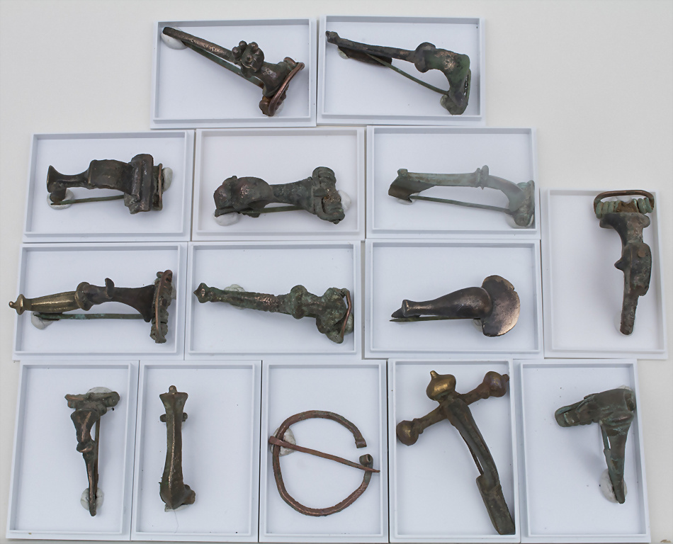 14 römische Fibeln / 14 roman fibulae - auctions & price archive