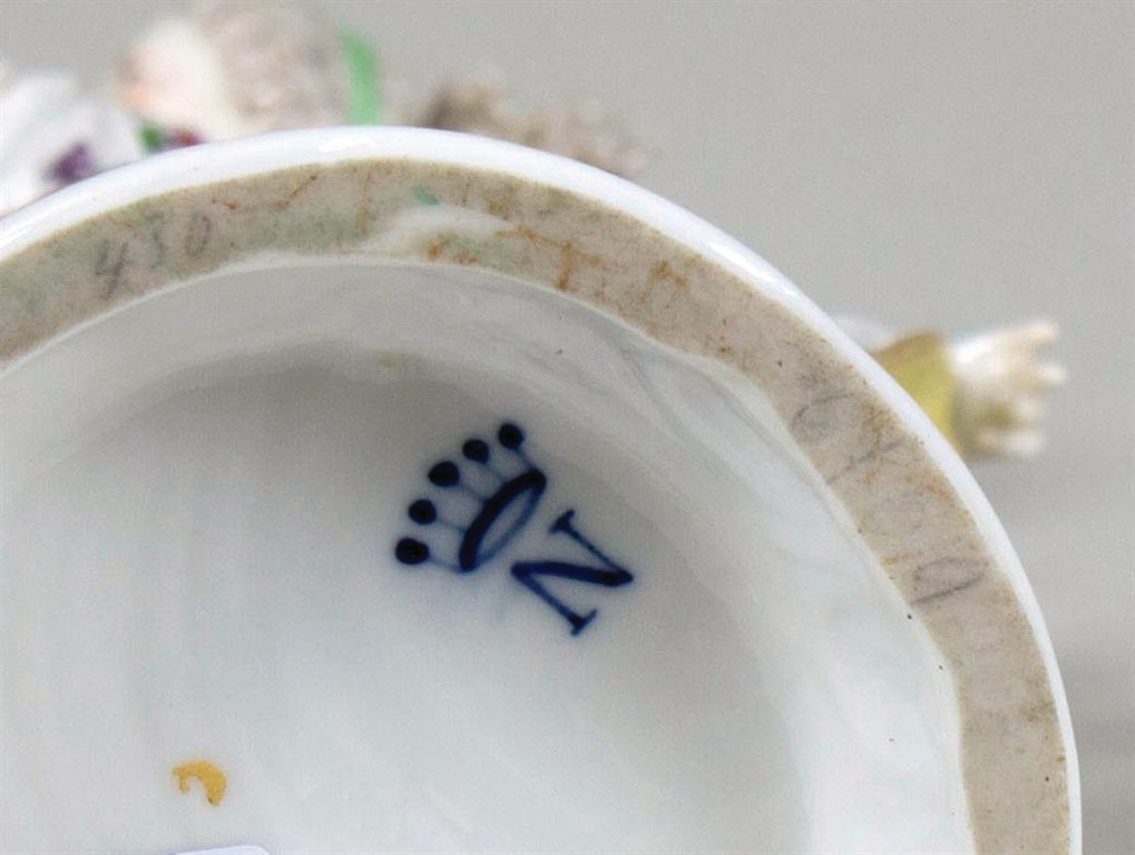 Klassizistische Grazie, Ernst Bohne & Söhne, Rudolstadt, um 1900 ...