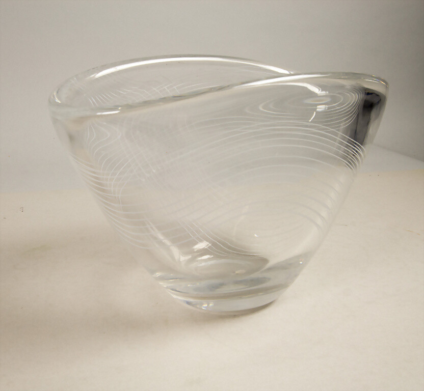 Glaszierschale / A decorative glass bowl, Edvard Halt, Kosta, Schweden ...