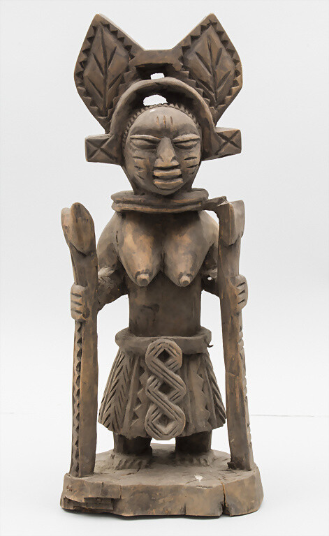 Stehende Youruba-Figur / A standing Yoruba figure, Nigeria - auctions ...